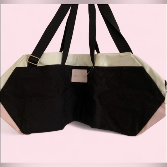 Victoria's Secret | Bags | Victorias Secret Getaway Blackpinkwhite ...